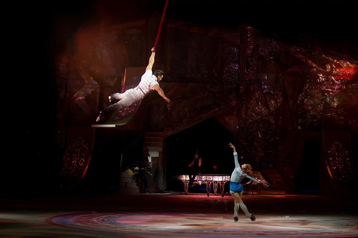 CRYSTAL – Cirque Du Soleil’s First-Ever Acrobatic Performance on Ice ...